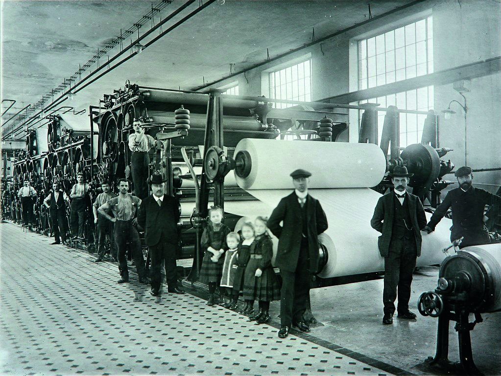 Am Anfang stand der Holzstoff | PAPIER. KANN MEHR!